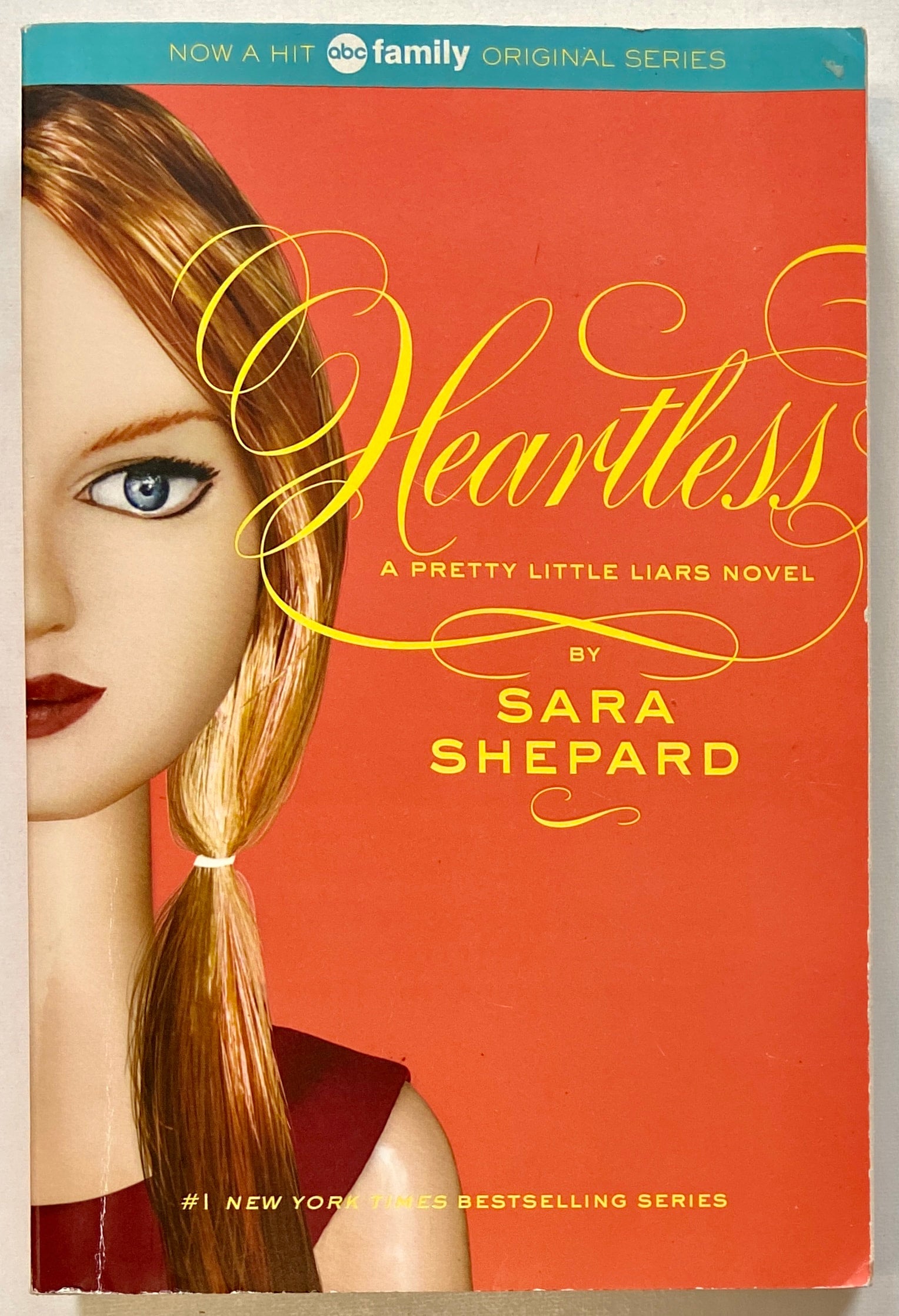 Pretty Little Liars Book Cover